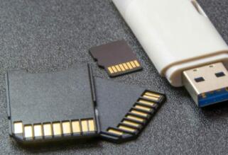 What are RAM vs ROM vs Flash Memory?